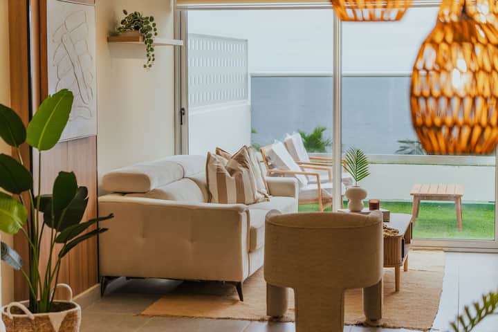 Oceanfront Getaway: 1-bedroom Condo With Patio - Panama