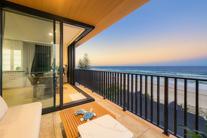 Palm Beach Lux 3br Oceanfront - Coolangatta