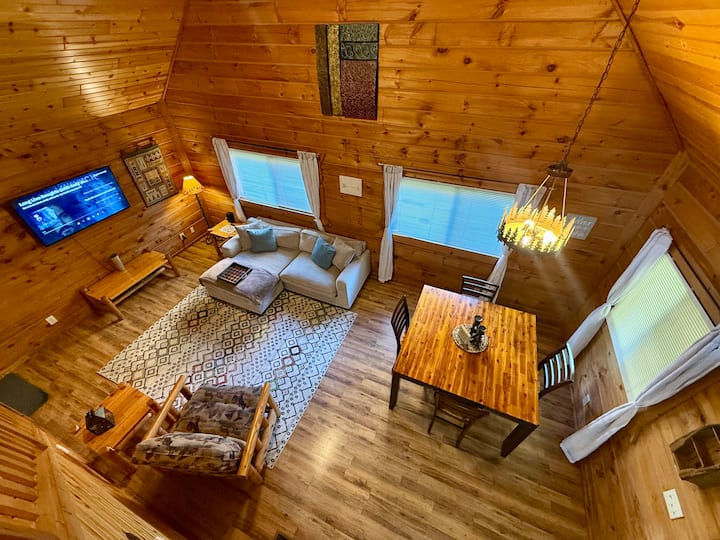 Yogi’s 714 Cozy Cabin Getaway By 3 Bears & Trails - Three Bears Resort, Warrens