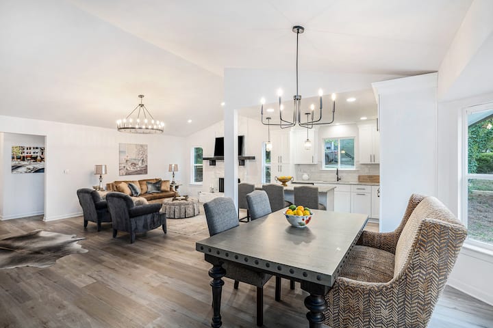 “Chic Renovated Retreat Near Historic Roswell ” - Roswell, GA