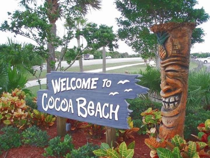 Lovely 2/1 W/ Pool, Beach, Gardens And Surfing - Cocoa Beach, FL