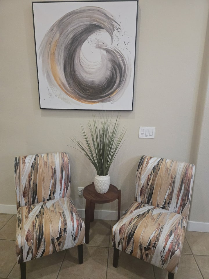 Upscale Avondale Retreat_ Bright, Clean & Peaceful - Avondale, AZ