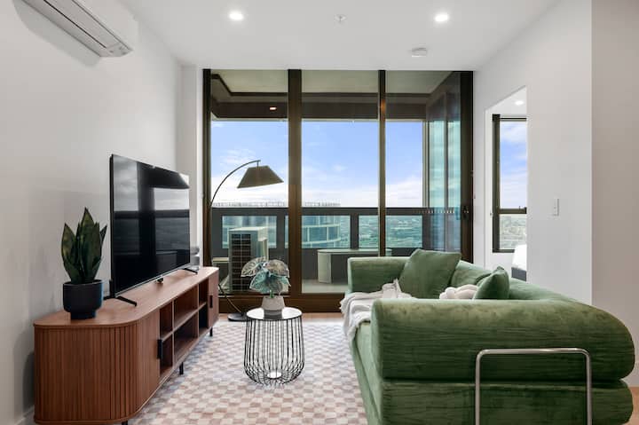 Live Luxe |Gorgeous City Views 3br Apt W/ Pool&gym - Victoria