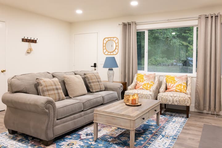 Cozy Duplex Getaway - Hillsboro, OR