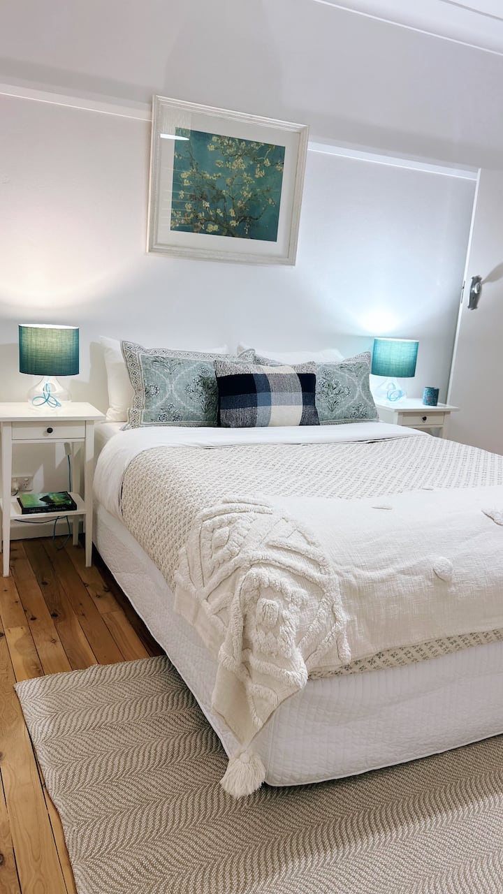 Where All The Cool Cats Stay | Best Part Of Dubbo! - Dubbo