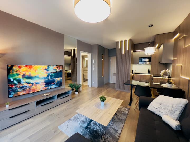 Karzo Property Lu205 Free Garage - Budapeste