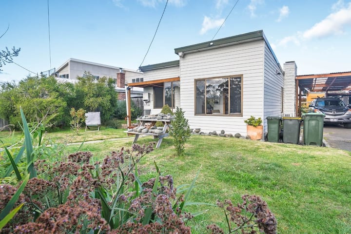 Lauderdale Beachside Retreat - Hobart