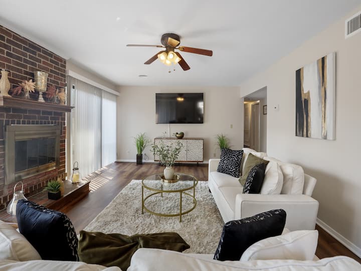 Executive Midterm Condo In Germantown - 제르맨타운