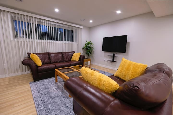 2 Bedroom Suite - Near Calgary Airport & Downtown - Canada