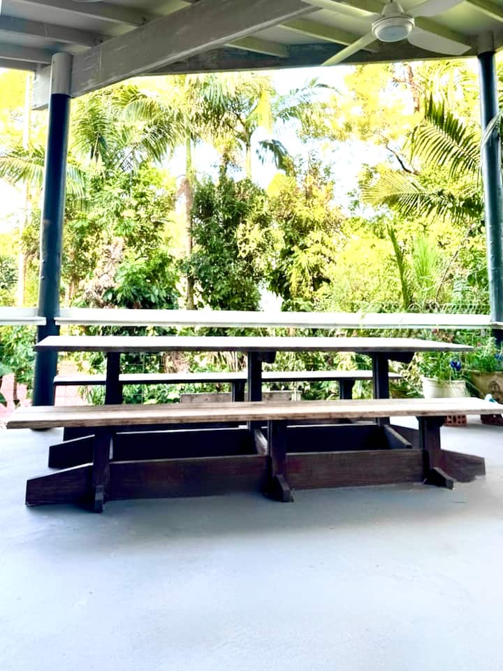 Elevated Lilli Pilli Retreat - Byron Bay