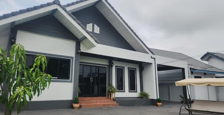 Spacious Family Holiday Home - Mae Sot