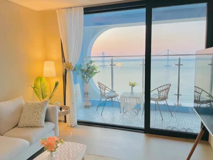 [슈퍼호스트]광안리도보1초/드론쇼직관/초고층오션뷰/투룸/청결보장 - Busan