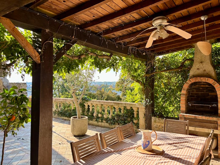 Maison Hypercentre Proche Cathédrale Vue Superbe ! - Le Mans