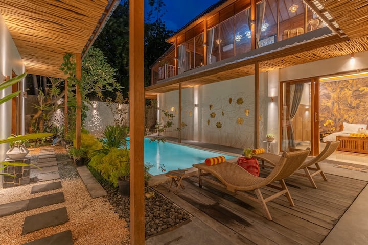 Luxury 4-br Seminyak Villa With A Private Pool - Seminyak