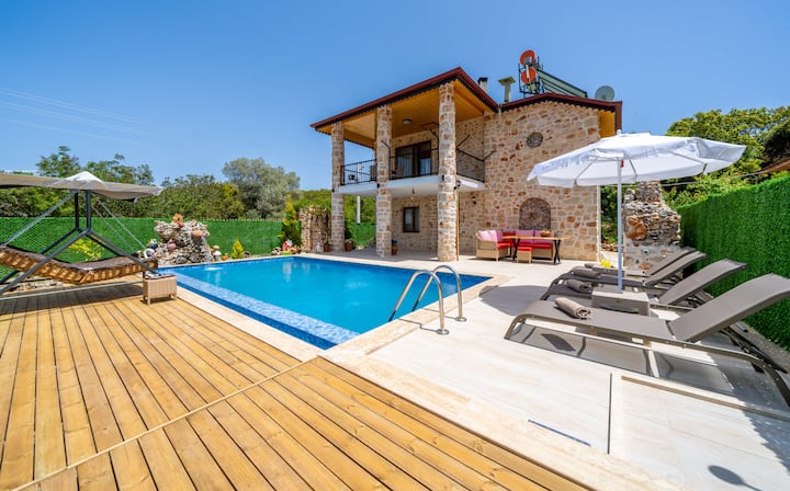 Pınarbaşında ŞöMineli&havuzlu Kiralık Villatu30093 - Kaş