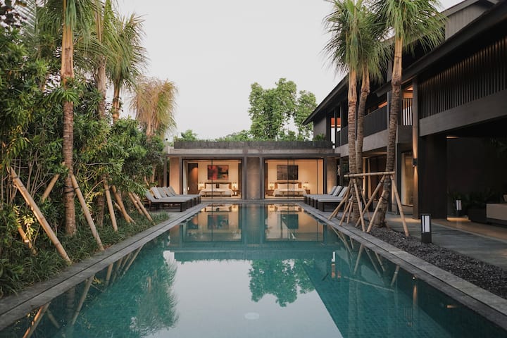 Luxurious 7-bed Tropical Escape In Umalas, Bali - Seminyak
