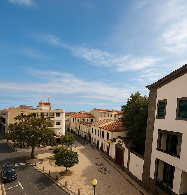 Carreira Dreamscape (3br). Newly Renovated - Madeira