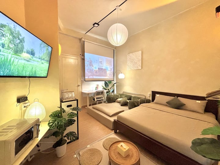 City Centre Balcony Flat/4pax/netflix/lift/washer - Ho Chi Minh