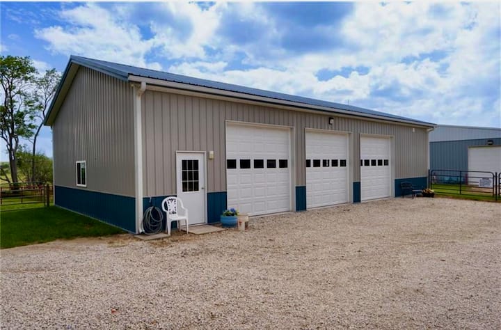 Blue Acres Farm - Horses Welcome! - Perry State Park, Ozawkie