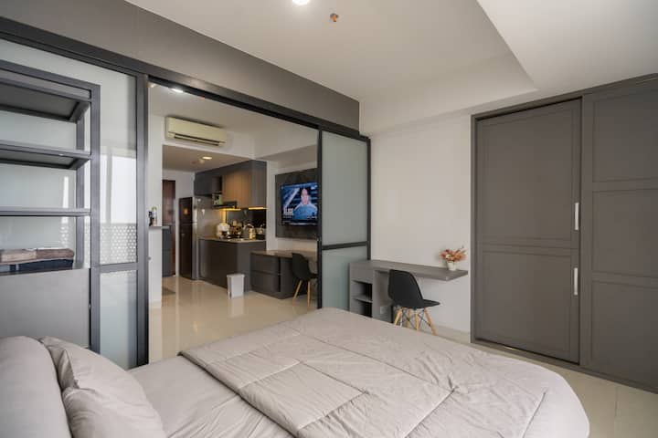 Stylish 1br Urban Stay @ West Vista | Near Airport - Soekarno-Hatta Airport - Jakarta (CGK)