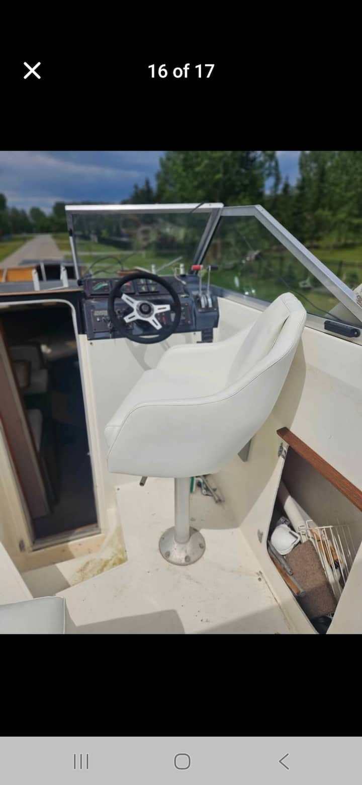 Cozy Cabin Cruiser - Sylvan Lake, AB