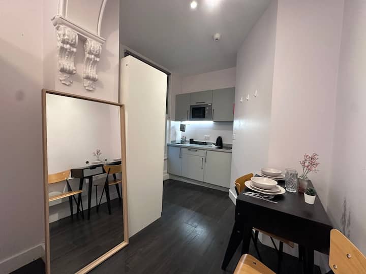 (18/f05)large Ground Fl. Studio Notting Hil Zone 1 - London