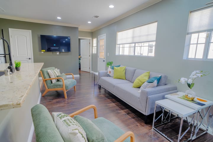 Modern 2br Retreat In Ktown | Central La - Baldwin Hills - Los Angeles