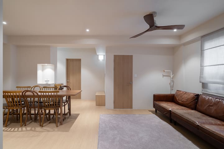 #8/2층전체/tripmade /7룸/7욕실/침대10개/남포역150m/무료짐보관 - Busan