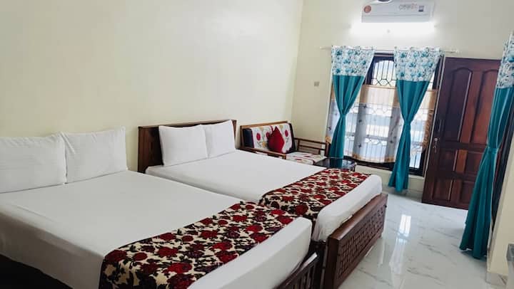 The Banyan Hut R1 - Kovalam