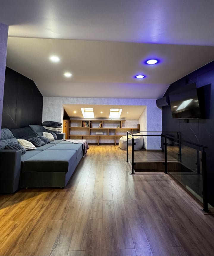 Apartament Spațios Cu Jacuzzi îN Centrul Orașului - Moldova