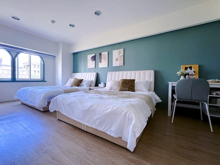 Reunion Of A Family Of 14 | Near Mrt Ximen - Taipei