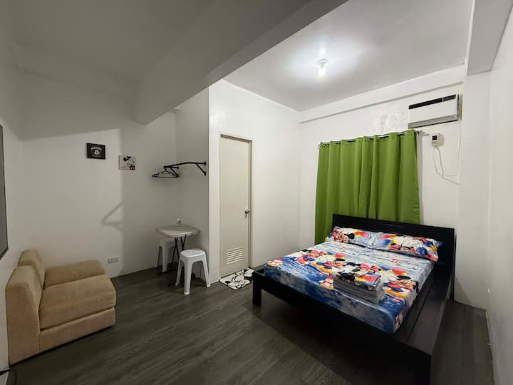 Pluto’s Room Near Umc/eac & Dlsu - Dasmariñas