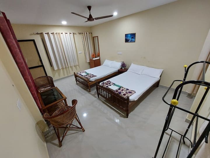 The Banyan Hut R4 - Kovalam