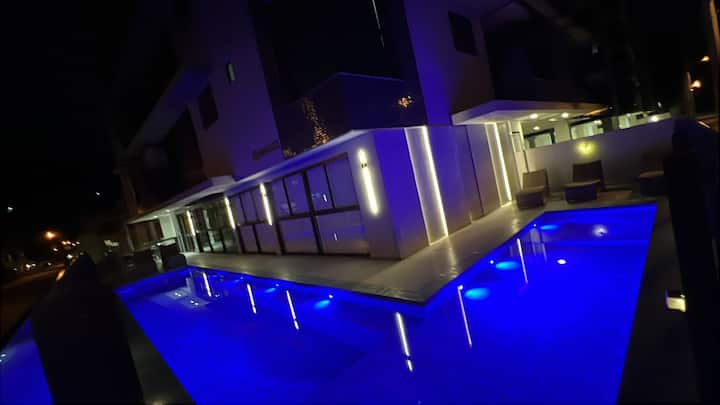 Praia De Palmas Com Estilo E Acessibilidade - Governador Celso Ramos