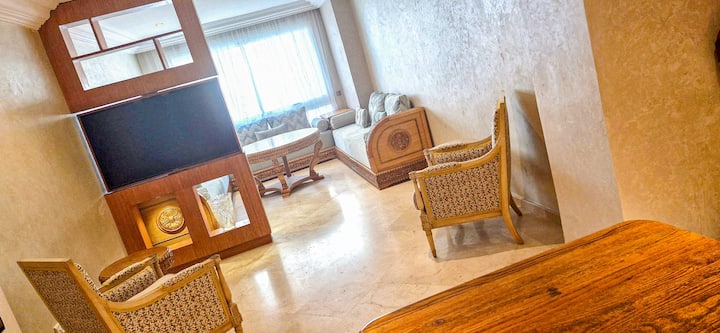 Bel Appart Moderne Spacieux, Vue, Corniche à Pied - Casablanca