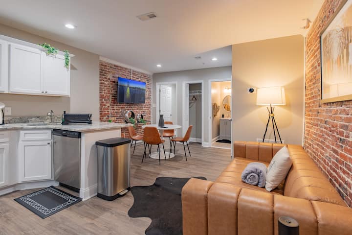 Travel Nurse Haven | Near Hopkins & Patterson Park - Baltimore, MD