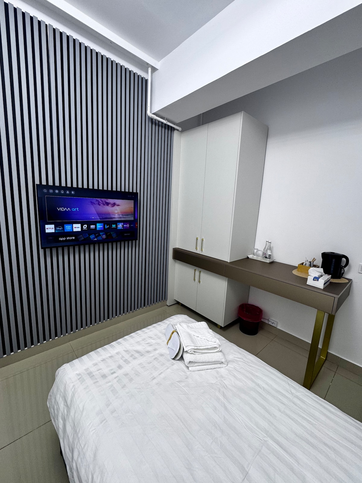 AWA camera nr.2 - 2 paturi - No window - Apartments for Rent in ...