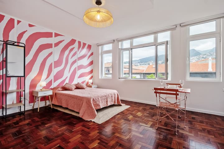 Pink Central Apartment - Funchal