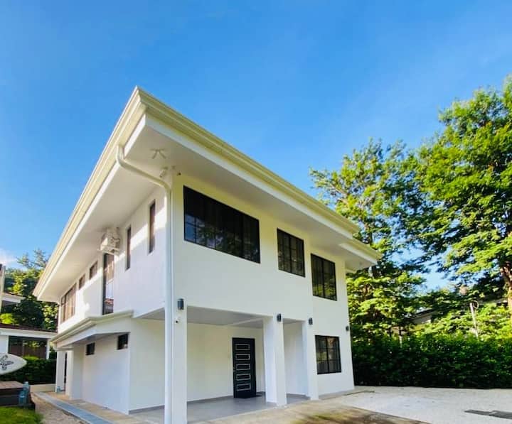 New Spacious Villa W/ Pool, Wifi, Min To Beach 10p - Playa Hermosa