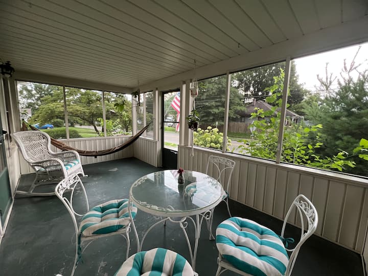 Iu Getaway, Comfy, 2br, Walk To Stadium, Parking - Bloomington, IN