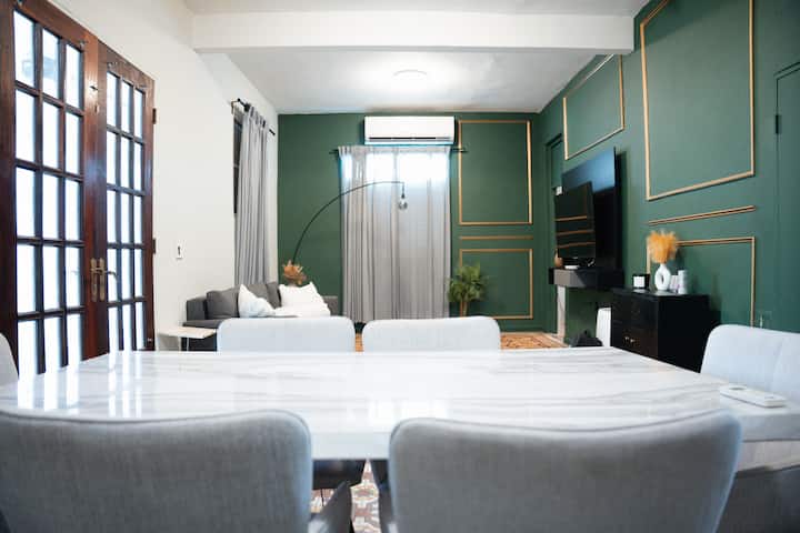 Beachside Miramar Villa • Rooftop • Sleeps 20 - Levittown