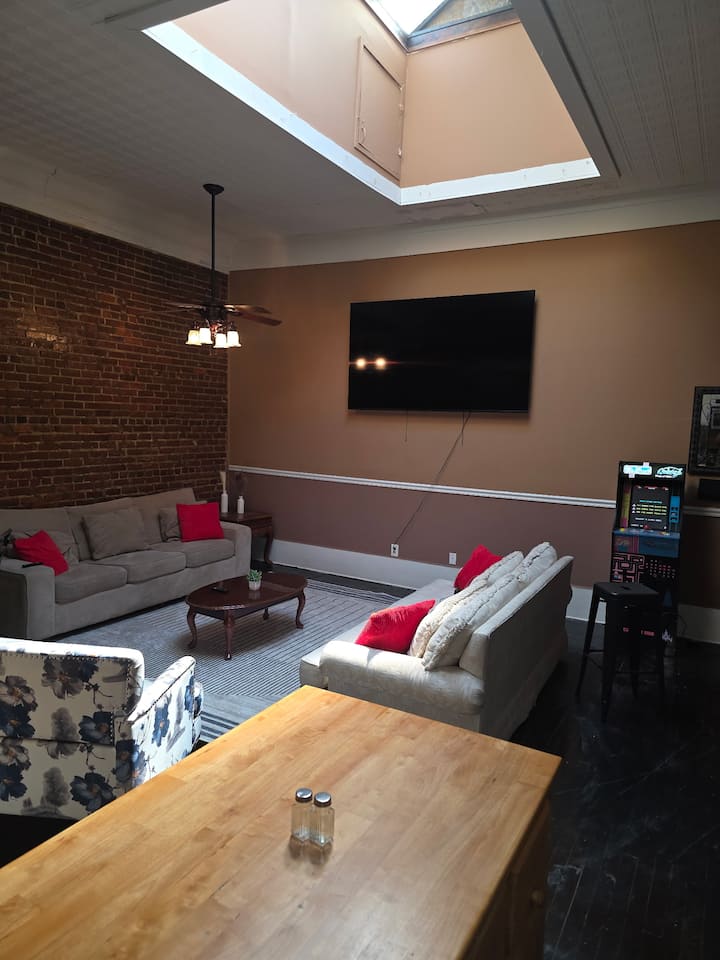 -Roll Tide Retreat- - Tuscaloosa, AL