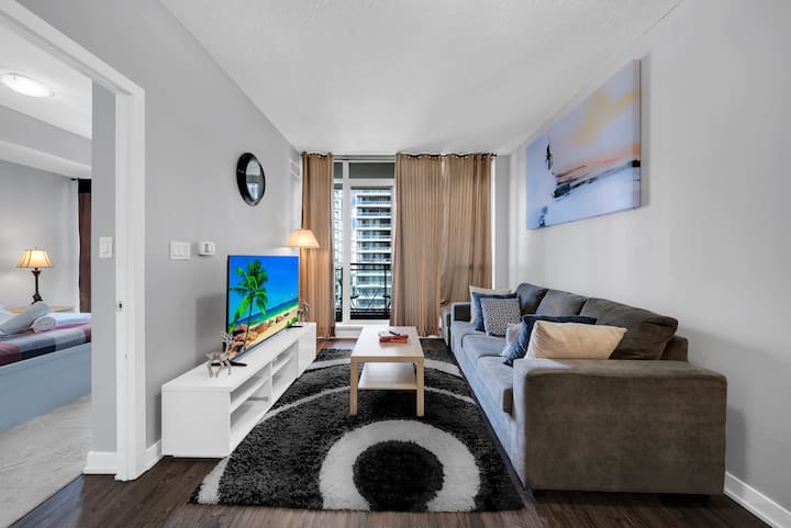 Luxury Condo In Mississauga Near Toronto Airport - Mississauga