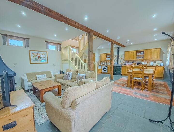 The Dartmoor Hideaway, 3 Bedroom Converted Barn - Ashburton, UK