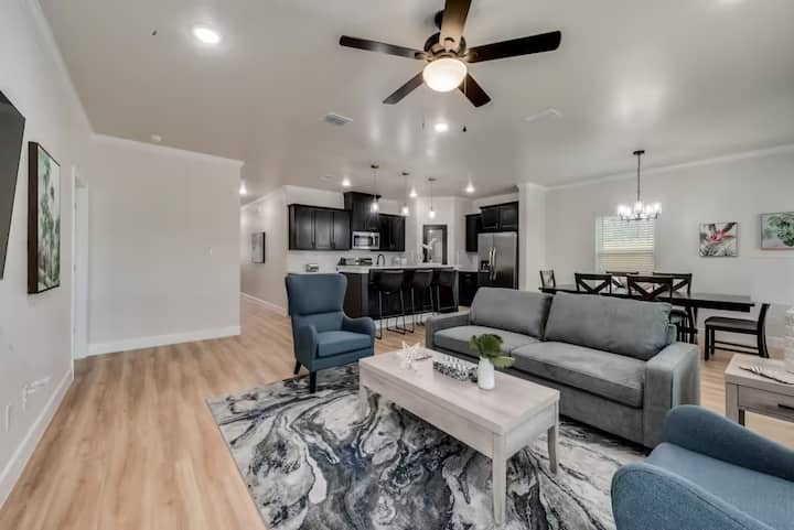 Modern Texas Stay| 4br | 10 Min To Dt Fort Worth - Fort Worth, TX