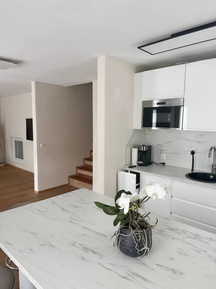 Moderne Oase Mit Lehmputz In Ruhiger Stadtrandlage - Ochsenhausen