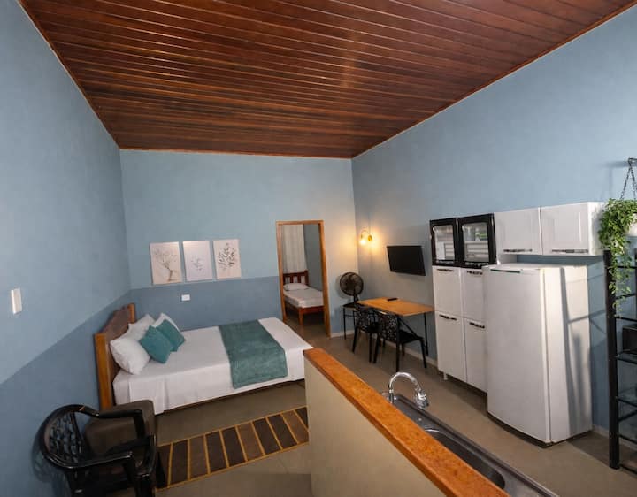 Kitnet Perto Do Centro, Wi-fi + Tv - Comodoro