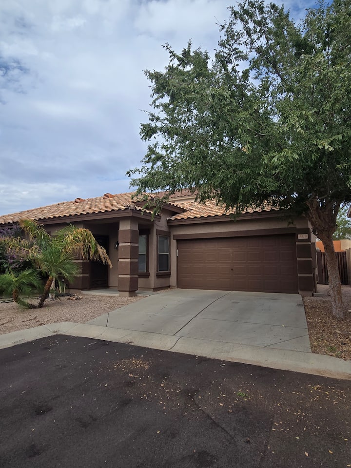 Entire Home - Single Story - Quiet Neighborhood - Apache Junction