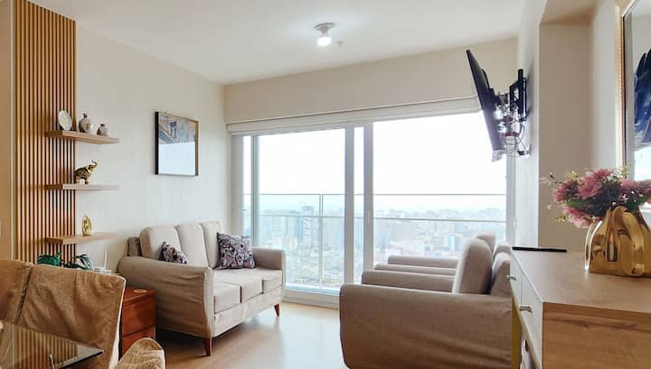 Piso 33 • Familiar • Vista Panorámica • San Isidro - Lima