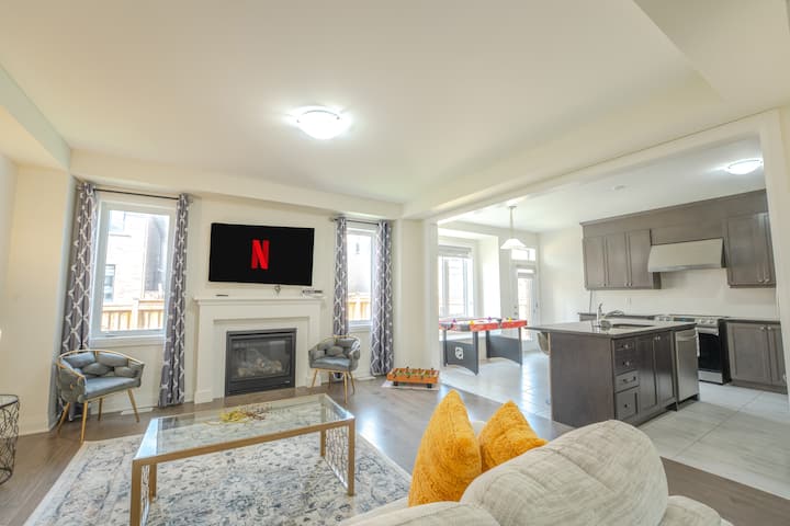 100% Privacy 7 Bed 6 Bath With 7 Beds Brand New - Brampton